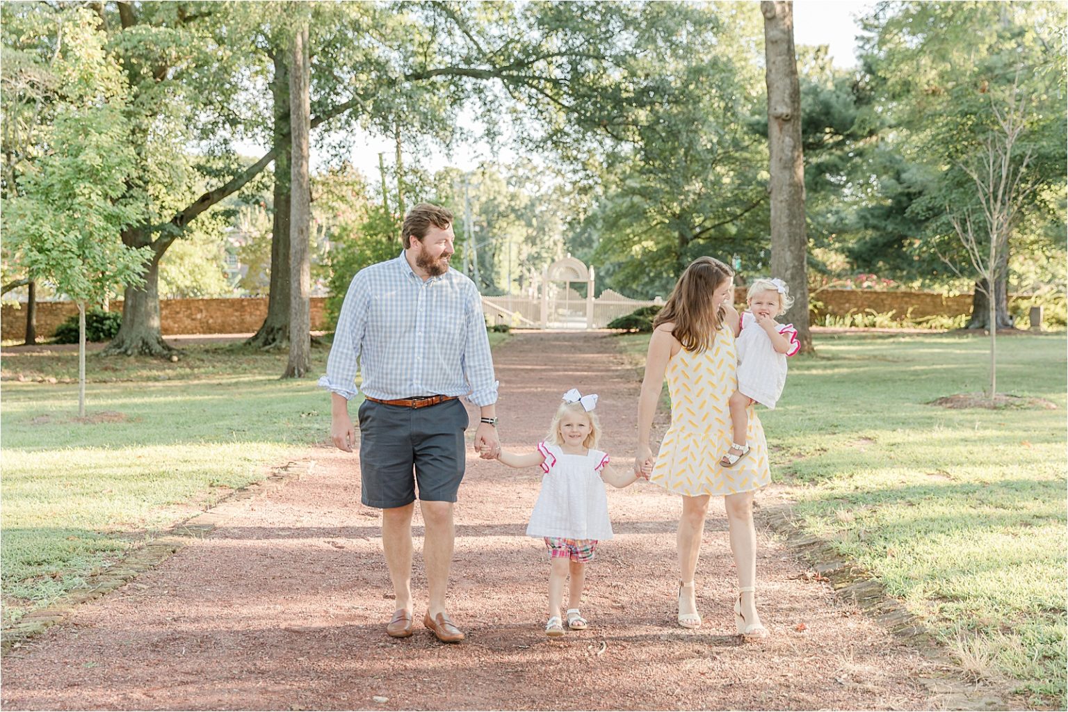 Family Photos at Barrington Hall | Roswell, Georgia - mollyhensley.com